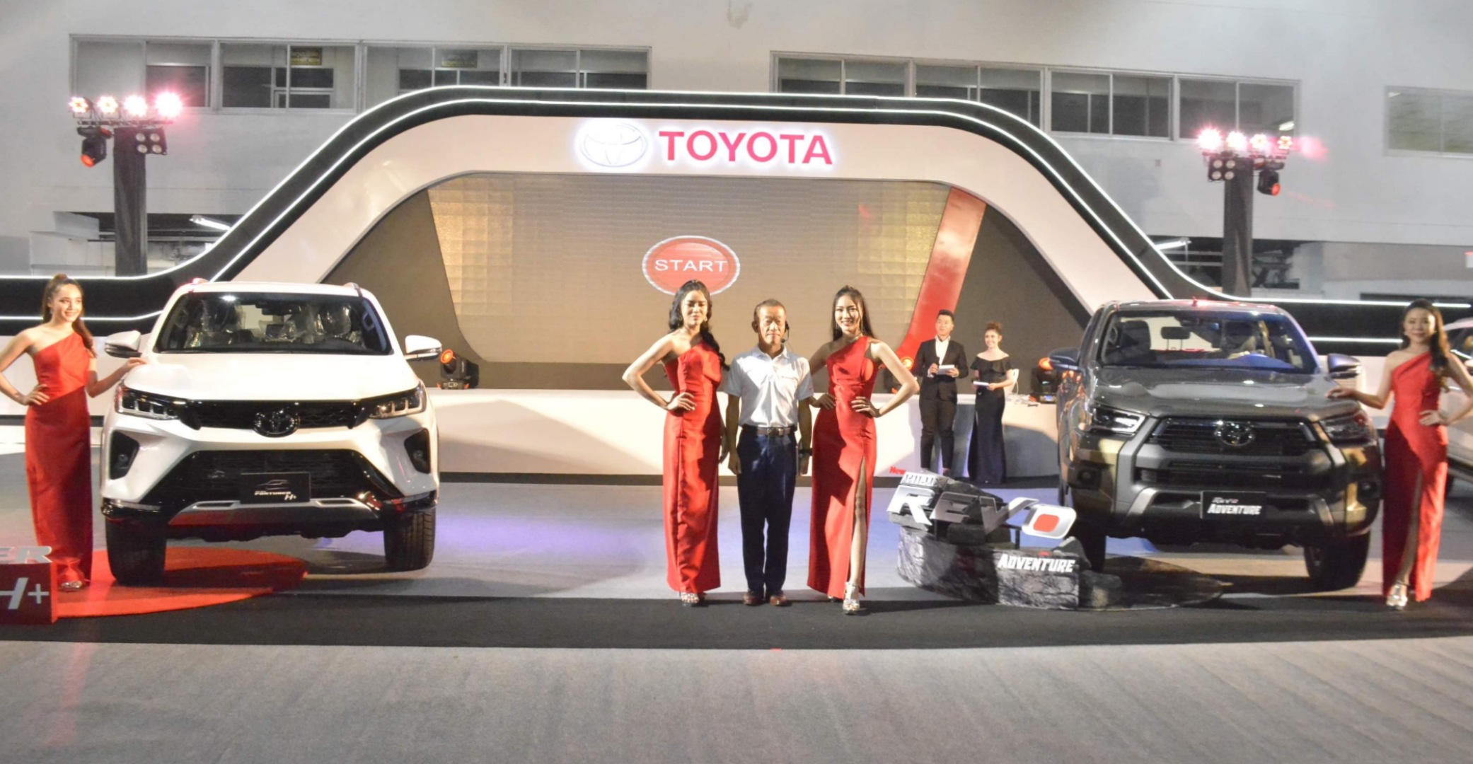 TOYOTA ນໍາສະເໜີລົດ Fortuner High Plus ແລະ Hilux Revo Adventure ...